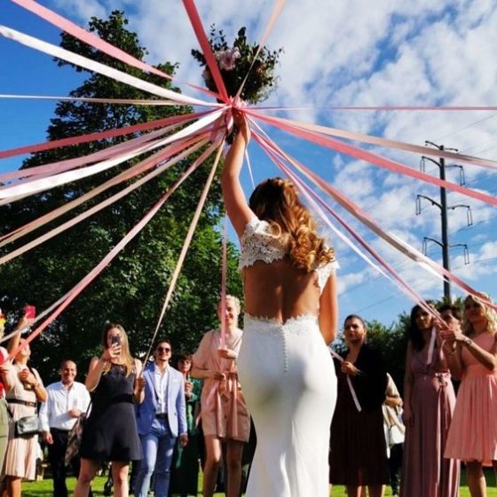 Jeu du ruban de mariage : comment le mettre en place? - Wedding Secret